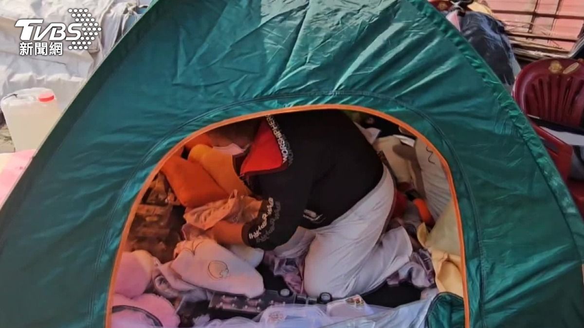 餘震頻傳！居民睡車上、帳篷 昔維冠遺體修復師也受災│TVBS新聞網