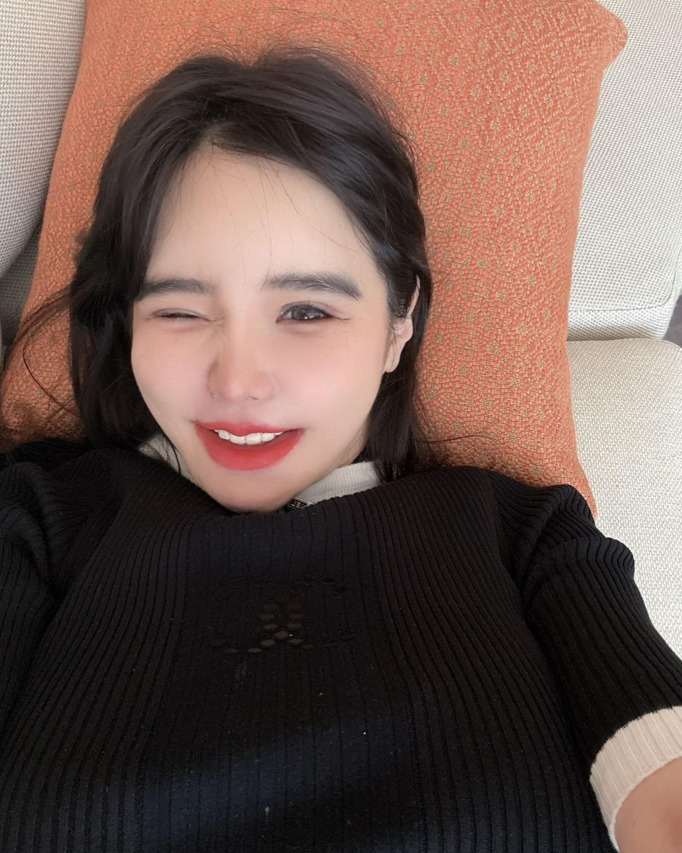 2NE1朴春成功砍肉11公斤！ 曬自拍竟遭韓媒開嘲：臉變到認不出│TVBS新聞網