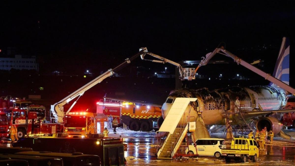 有片／釜山航空客機金海機場起火 火舌吞噬機身176人急溜梯逃生│TVBS新聞網