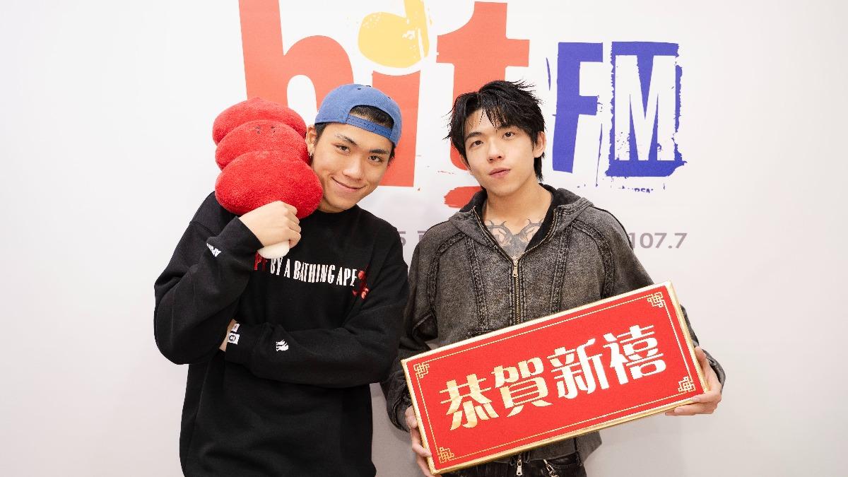 饒舌才子私下是「端盤手」！過年無休狂送餐 王ADEN揭真面目│TVBS新聞網