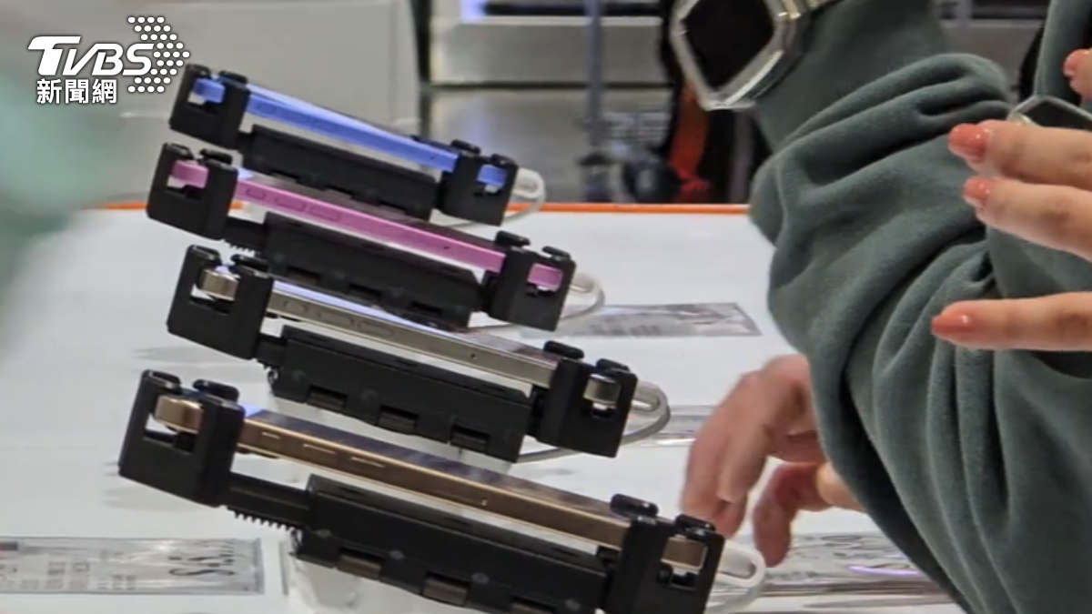 新年換機潮！ AI燃戰火 除噪音、美肌PK口譯│TVBS新聞網