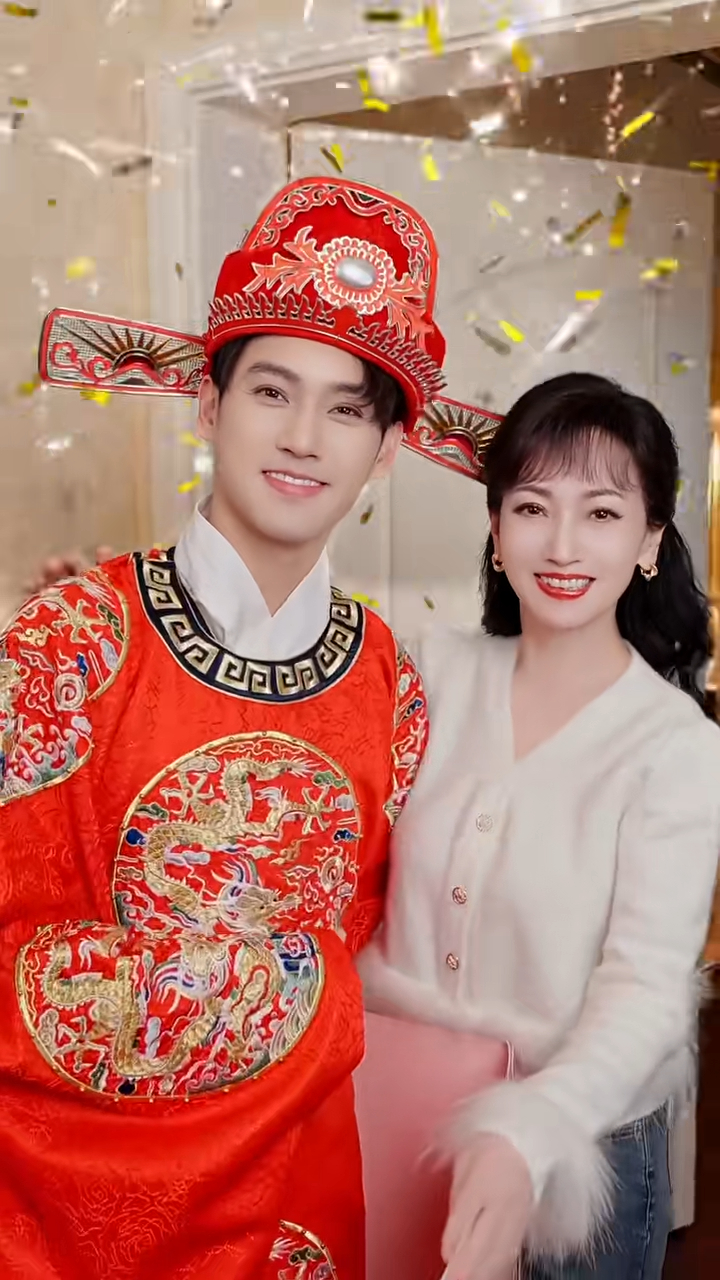 71歲趙雅芝曬影片拜年！兒「神似車銀優」 網驚呼：不像38│TVBS新聞網