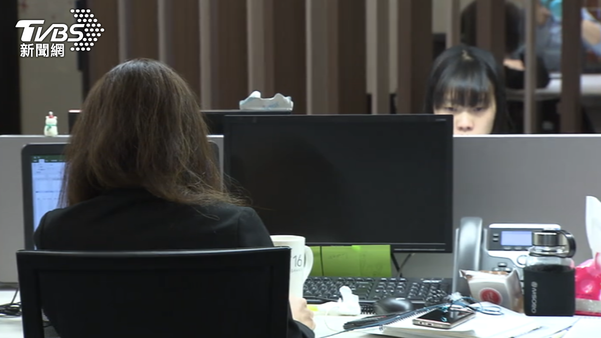 女性勞參率45歲後速下滑 離開職場年齡比日韓都早│TVBS新聞網