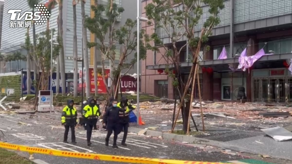 台中新光三越氣爆》4死37傷！氣爆原因、現場影像不斷更新│TVBS新聞網