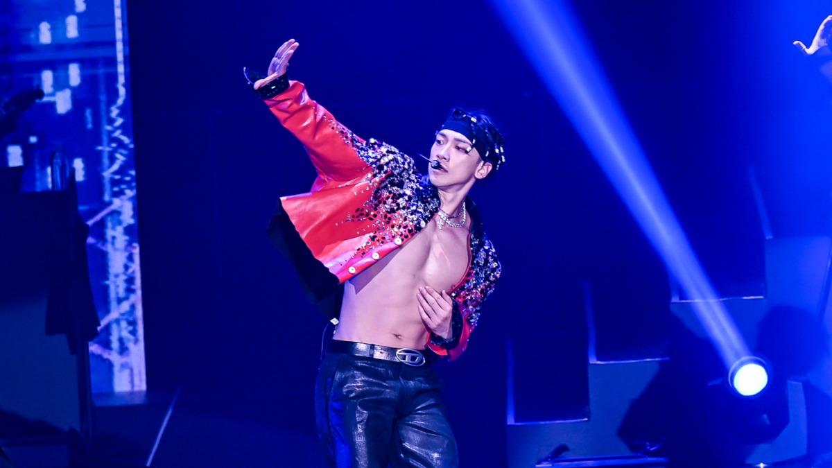 鄭教練怒了！RAIN要觀眾別拍影片 放話：有人不跳我就搭機回家│TVBS新聞網