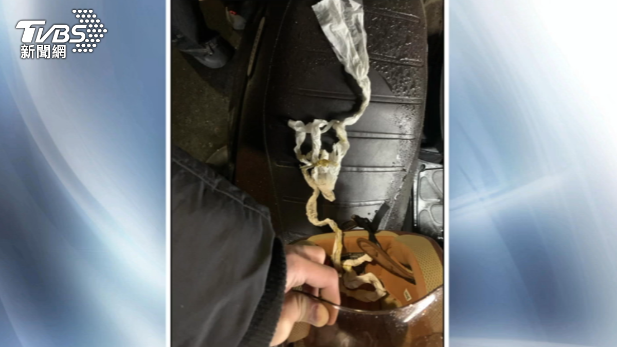 疑為搶台大旁車位 機車遭塞「深色」衛生紙│TVBS新聞網