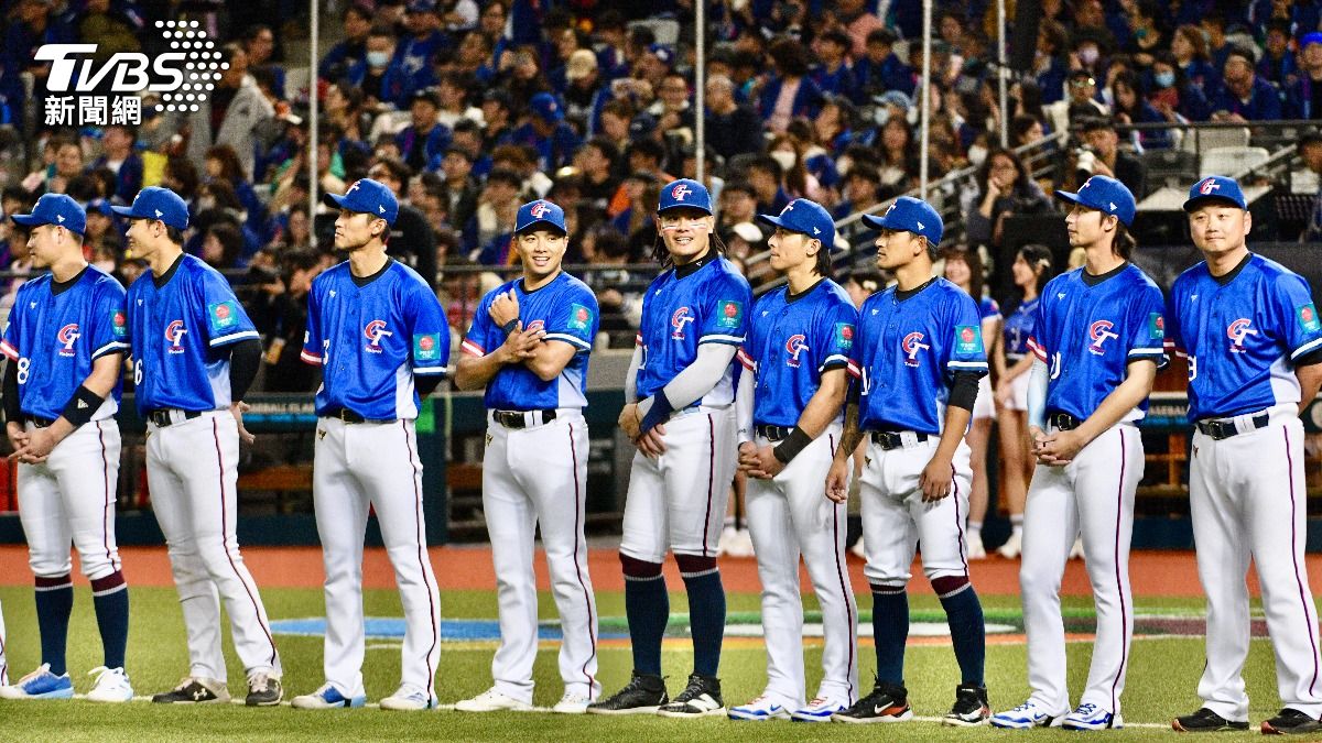 好香！ 峮峮、林襄合體 WBC資格賽組24人應援團│TVBS新聞網