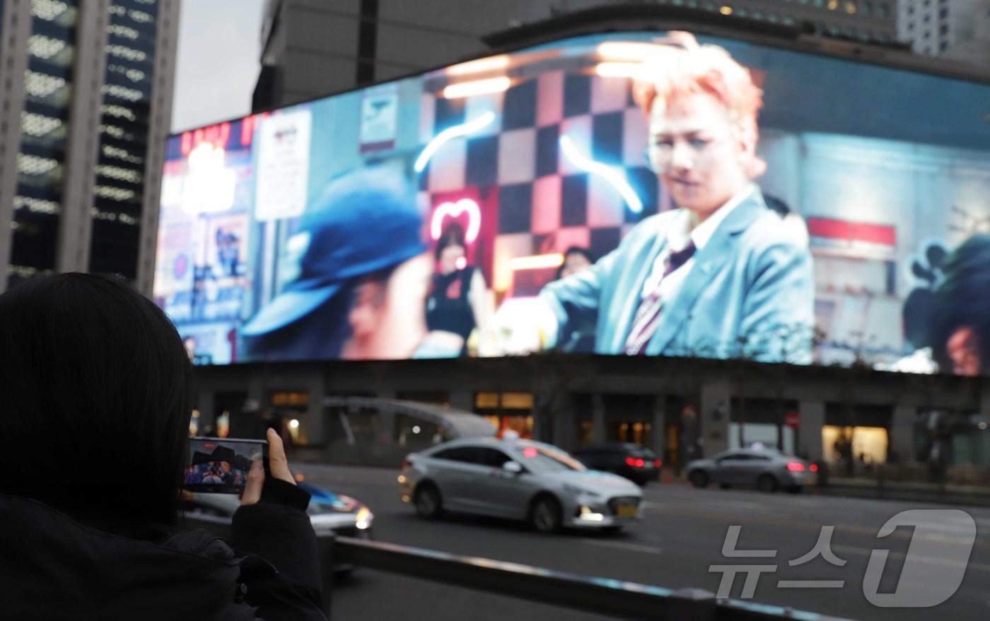 GD合作Karina韓網爆氣罵翻！ 把她當伴舞+超俗MV：全盛期過了│TVBS新聞網