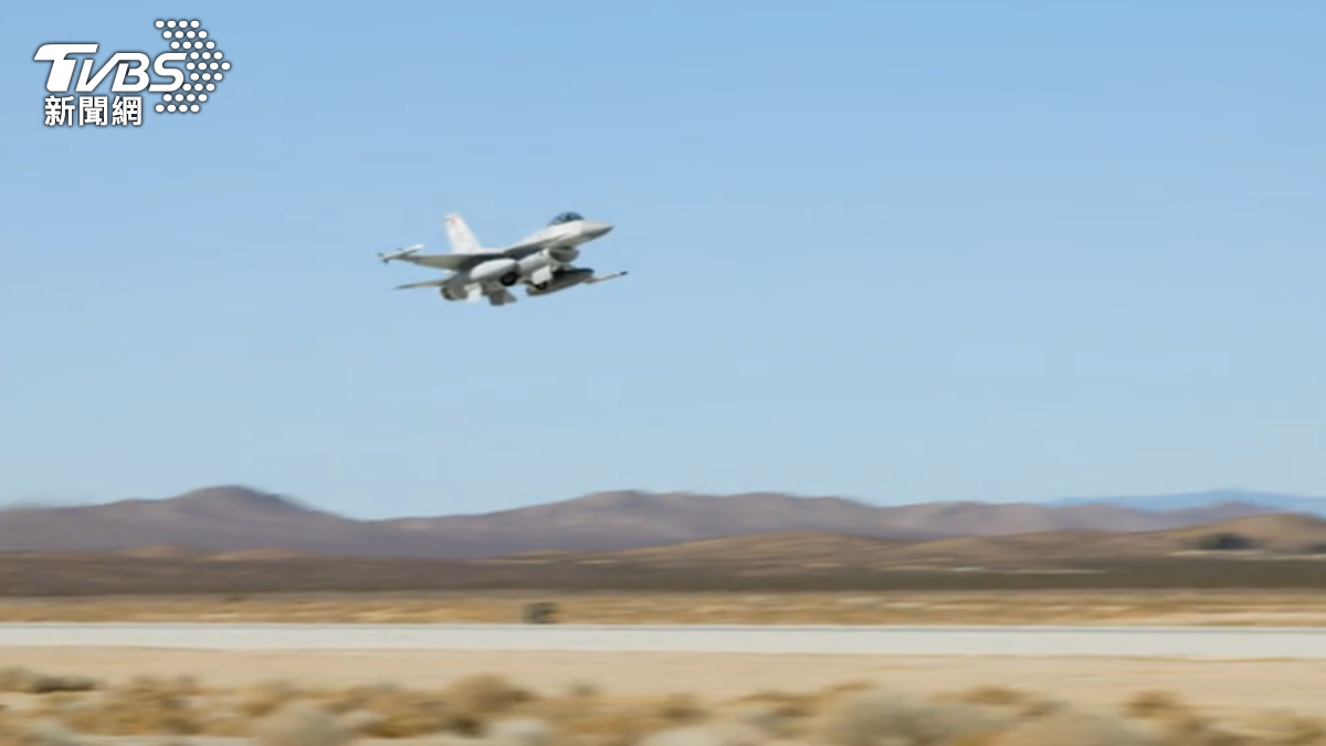 助F-16V攻防一體！「蝮蛇之盾」電戰系統 我國亦採購交機進度愈發受矚│TVBS新聞網