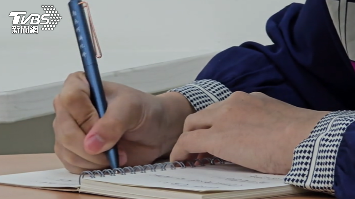 上班負面情緒爆炸無處發？ 寫下「壞話」幫你發洩怨氣！│TVBS新聞網