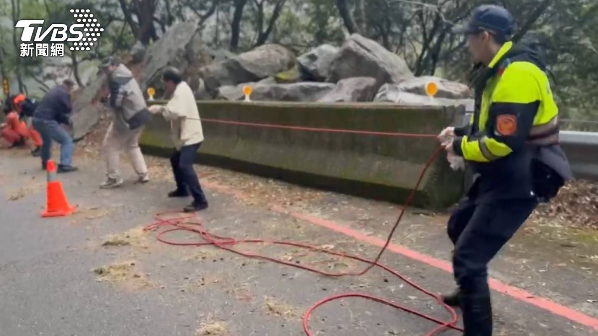 父失聯墜大甲溪成冰冷遺體 兒悲痛：他想去看台電電廠遺址│TVBS新聞網