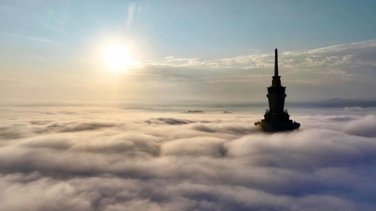 台北101空拍美照曝！「日出雲海」環繞如仙境 網跪：神的視角│TVBS新聞網