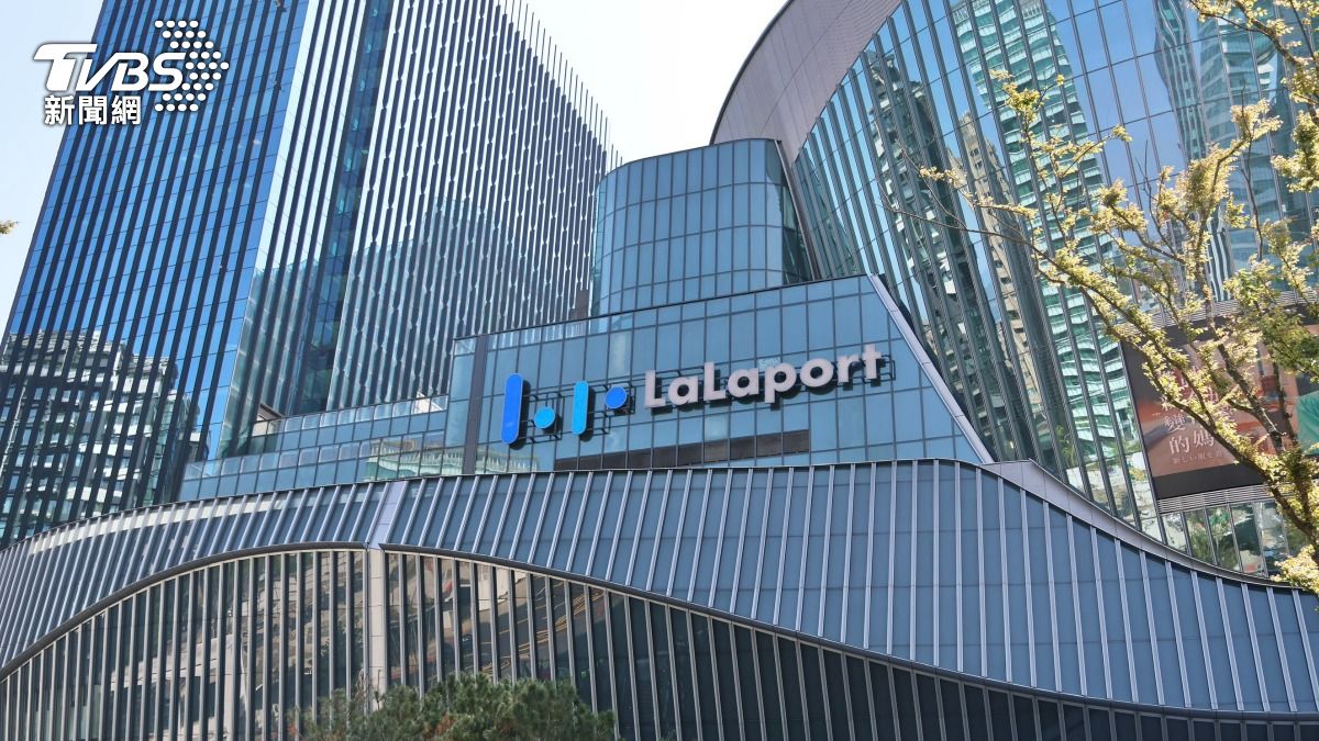 直擊／南港Lalaport今12:30開幕 百位民眾搶頭香│TVBS新聞網