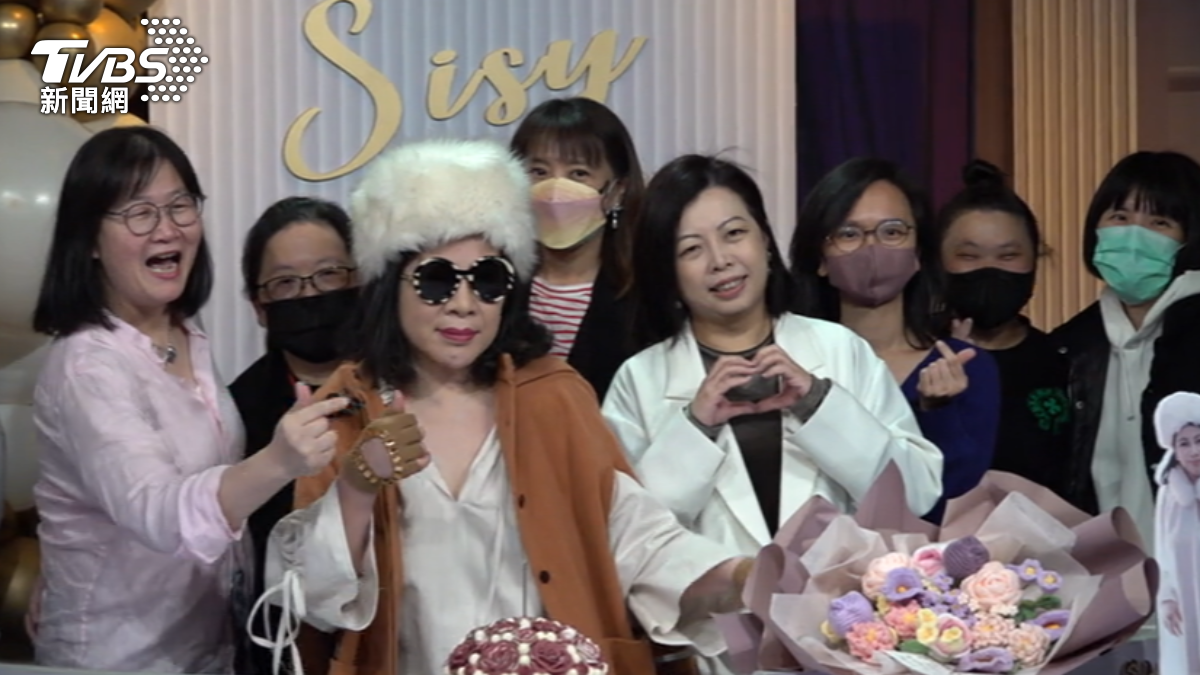 攝影棚慶生！陳文茜許願盼觀眾都能健康│TVBS新聞網