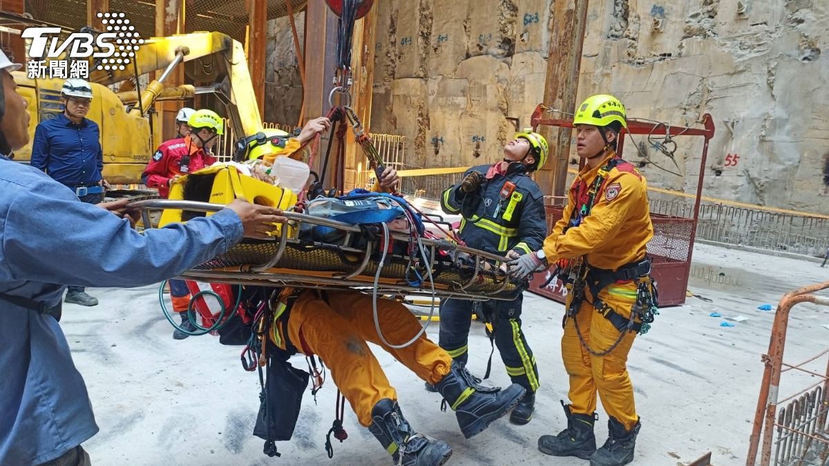 台中豪宅工地巨響！25歲男工人「1樓墜B3」腦出血昏迷│TVBS新聞網