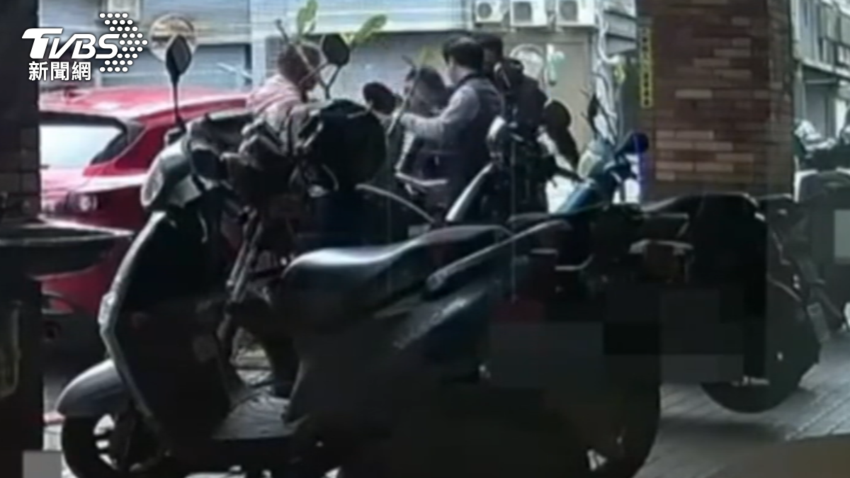 積蓄全沒 技術員遭詐235萬 車手換名露餡│TVBS新聞網