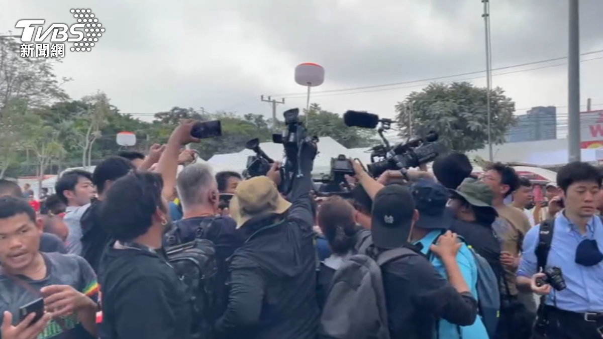 進不了緬甸！全球媒體24hrs盯塌樓搜救 泰國政府備西瓜請客│TVBS新聞網