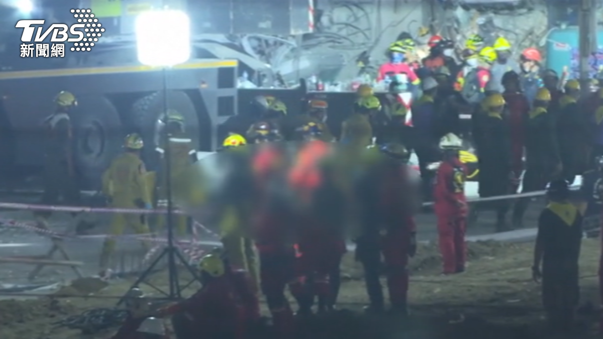 塌樓搜救悲歌！懷胎四月上工遇地震死劫 家屬哭斷腸│TVBS新聞網