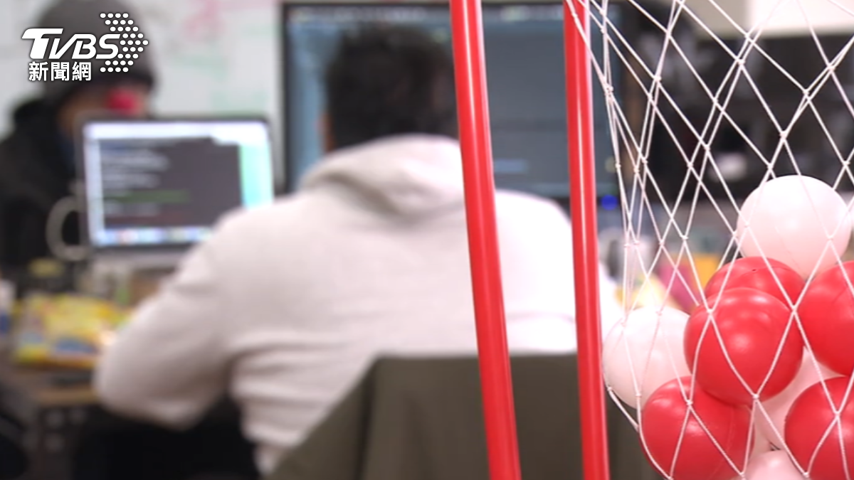 「鈣片」何時吃？食藥署曝最佳年齡 醫示警：2類人勿過量│TVBS新聞網