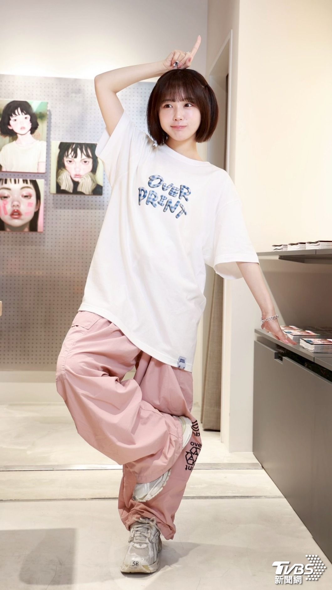 專訪／日本嫩妹女星逛LaLaport…目睹阿伯「自摸」！ 驚呼3個字│TVBS新聞網