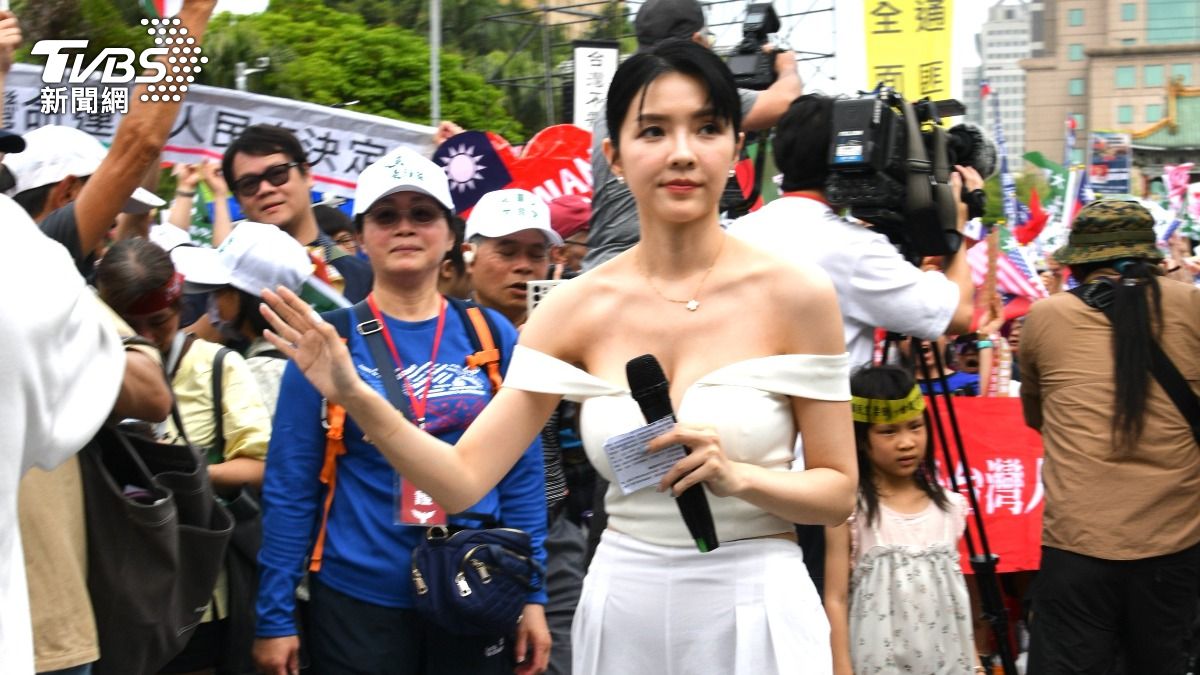 顏翎熹火辣主持419！網見「誠意滿滿」嘆：國民黨426怎贏？│TVBS新聞網