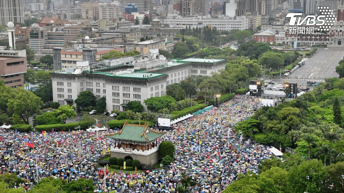 圖輯／426上凱道！藍白合體「反綠共戰獨裁」 震撼畫面曝│TVBS新聞網