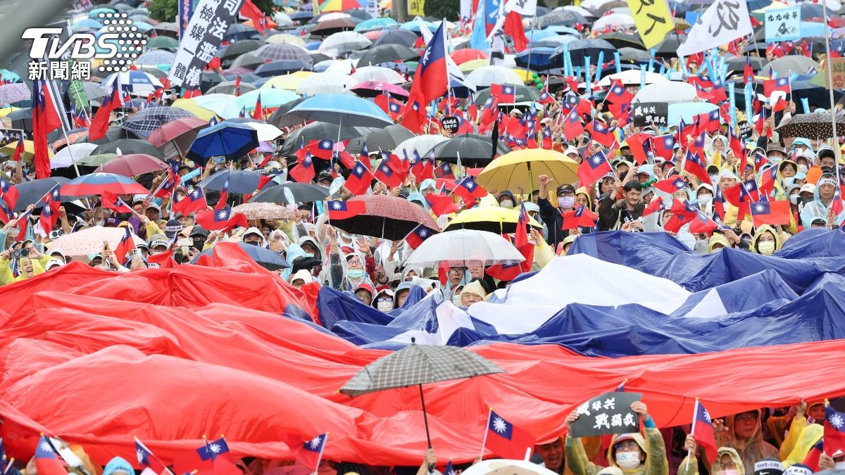 426上凱道／10萬集結畫面震撼曝光 曹興誠嗆：騙徒的表演│TVBS新聞網