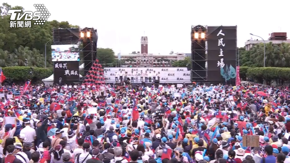 不只是國慶要角！CH-47吊掛水袋、運補「機上視角」罕曝光│TVBS新聞網