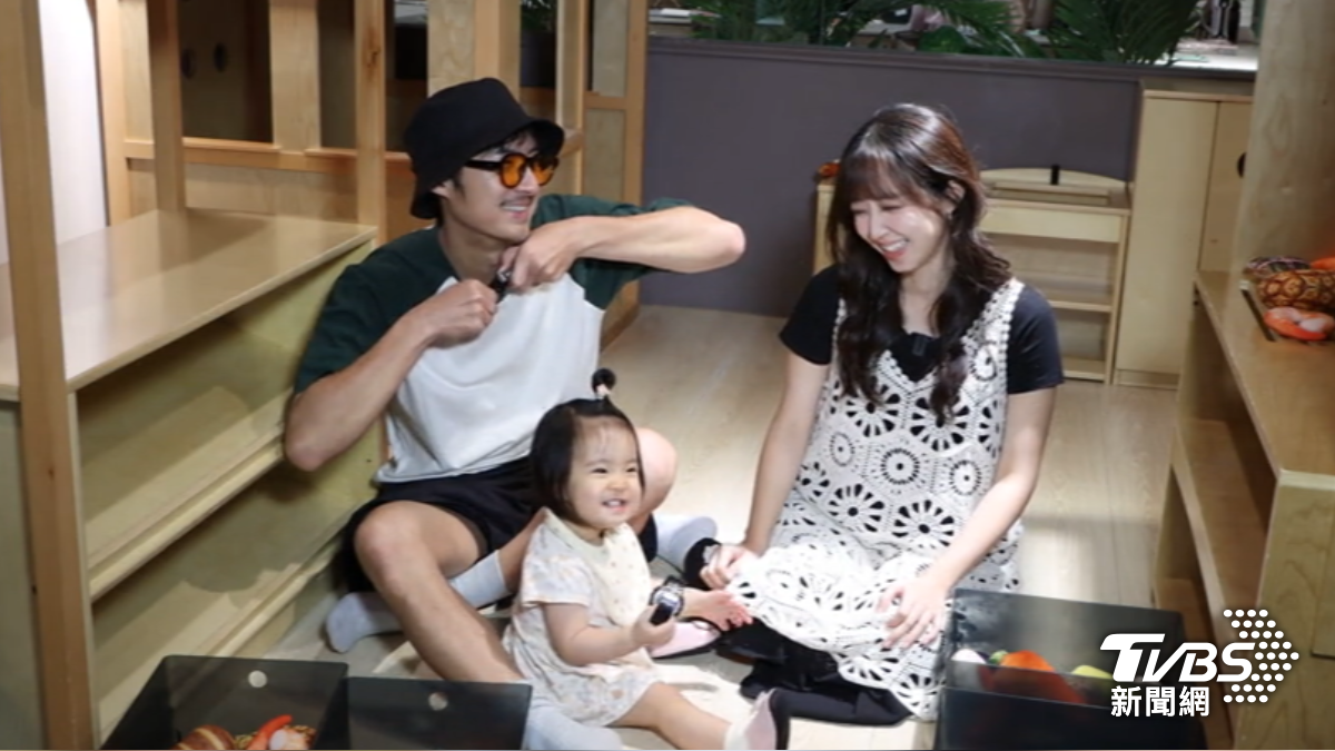 洪詩見1歲哺哺學走路感動想哭！李運慶感性吐露「紅毯心願」│TVBS新聞網