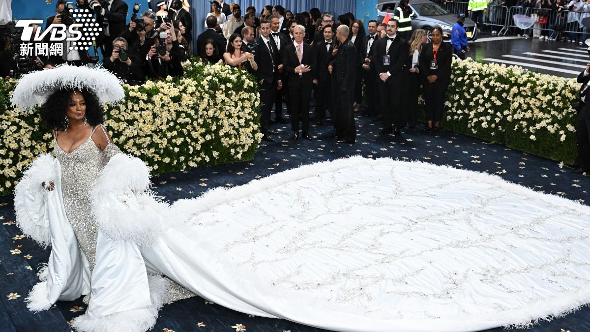 Met Gala！BP三姝.SVT隊長.傳奇天后亮相│TVBS新聞網