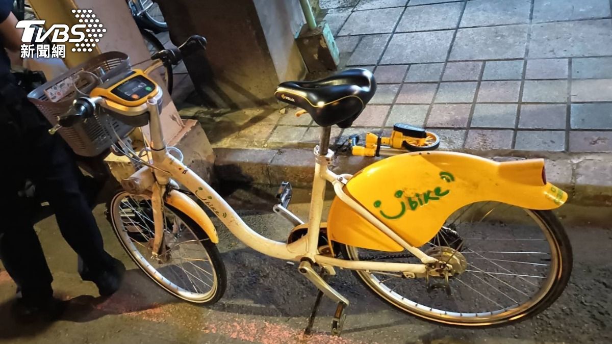 YouBike鬼切車道 新北29歲男騎機車遭撞重摔身亡│TVBS新聞網