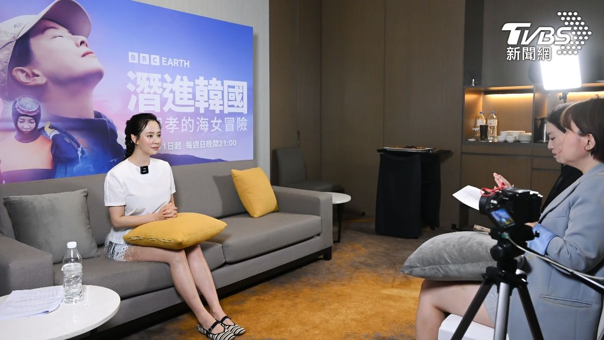 獨／宋智孝為「海女冒險」來台 接受TVBS專訪 遞抱枕找椅子暖到心坎裡│TVBS新聞網