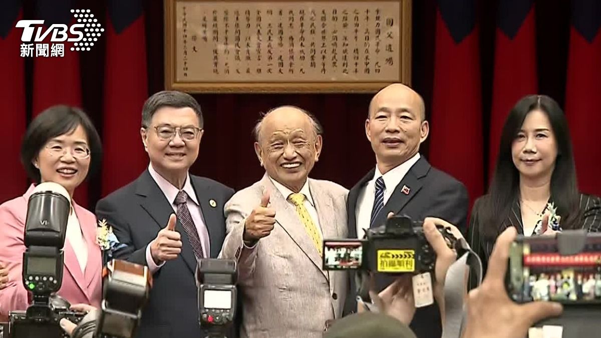 小確幸！藍白闖關「還假於民」 勞工多2個連假│TVBS新聞網