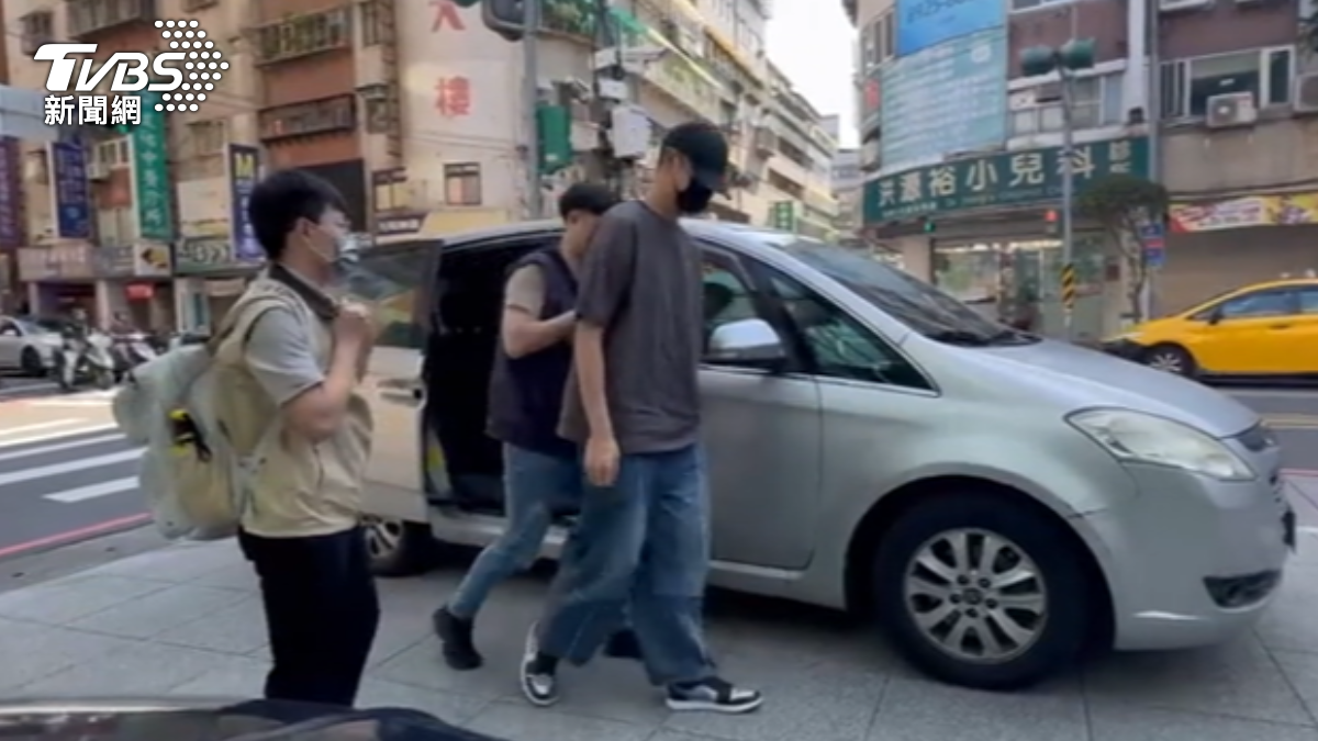 和王大陸找同「閃兵集團」！陳大天25萬交保│TVBS新聞網