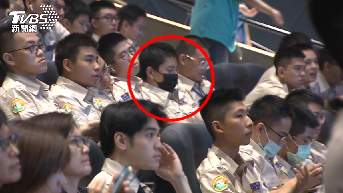 尷尬！王大陸逃兵服役 坐台下看許光漢表演│TVBS新聞網
