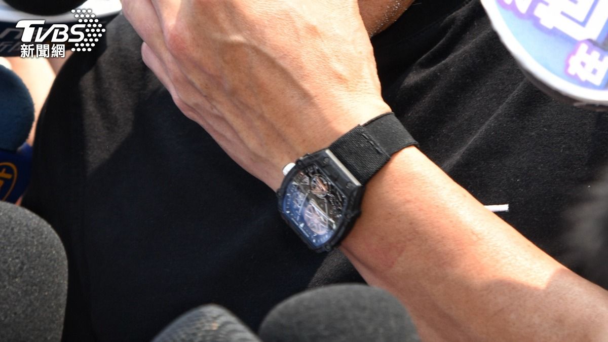 黃仁勳來台戴「賽車手最愛」RM錶 這款建議售價近3900萬│TVBS新聞網