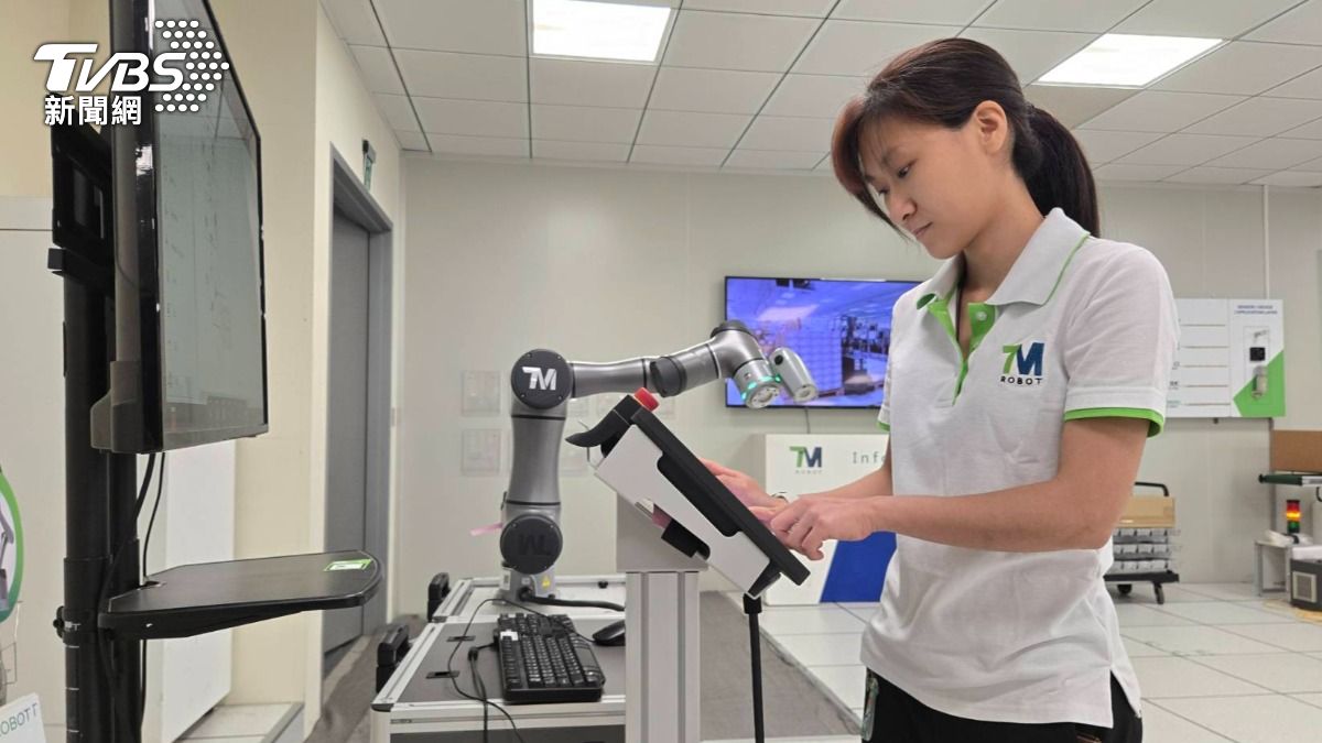 邁向新紀元！AI熱潮持續發酵 人形機器人2028年可望普及│TVBS新聞網