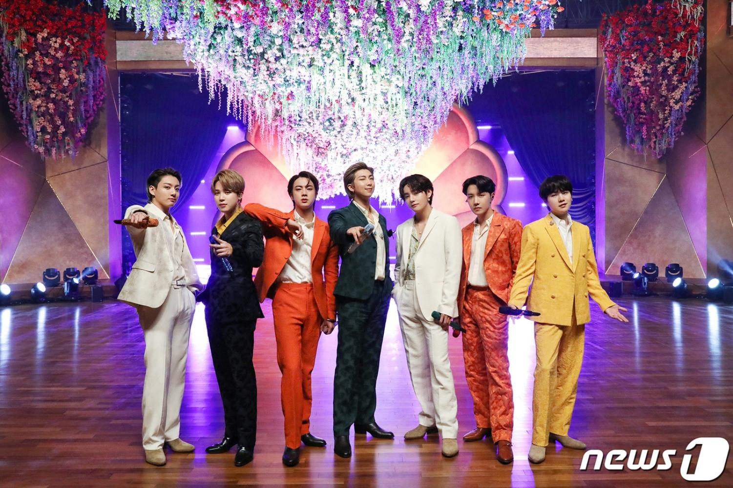 Rosé〈APT.〉上線就賺133億韓元！ BTS「這神曲」海撈天文數字│TVBS新聞網