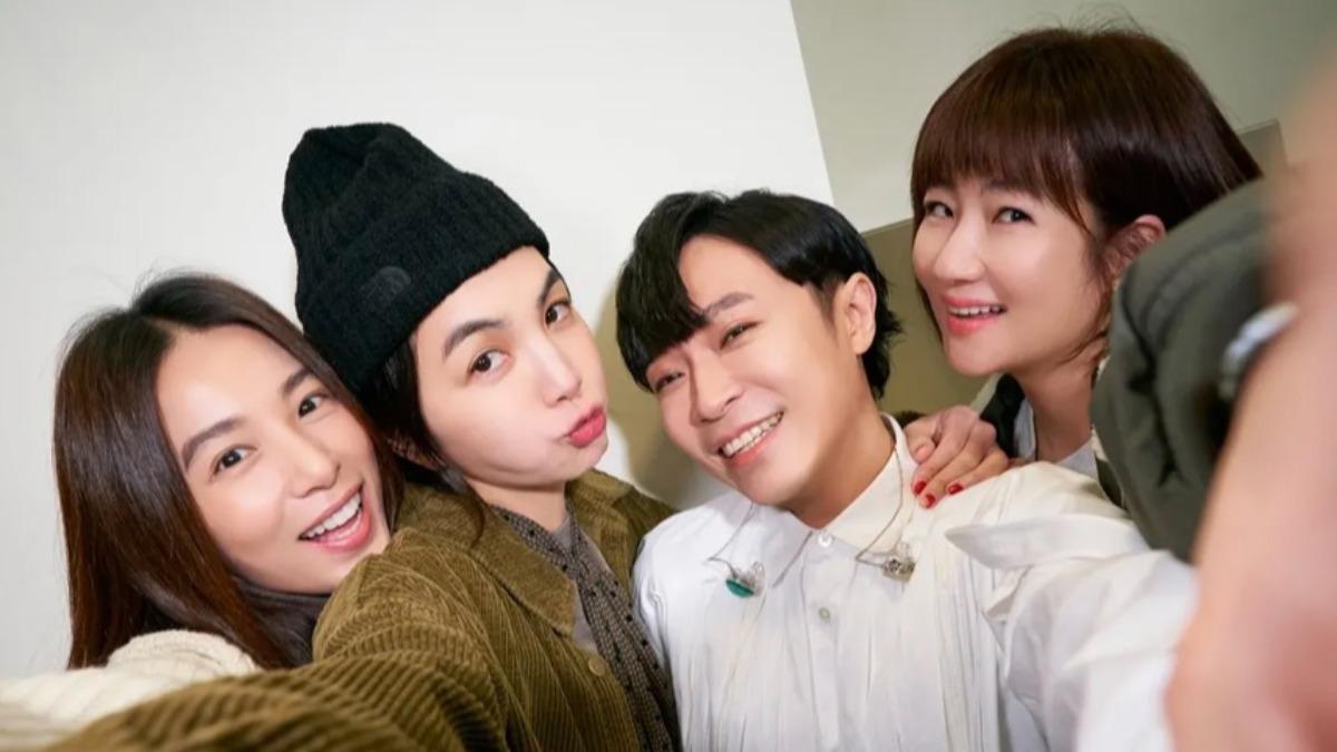 田馥甄今開唱！Selina帶小腰果搶看 穿親子裝超萌不藏了│TVBS新聞網