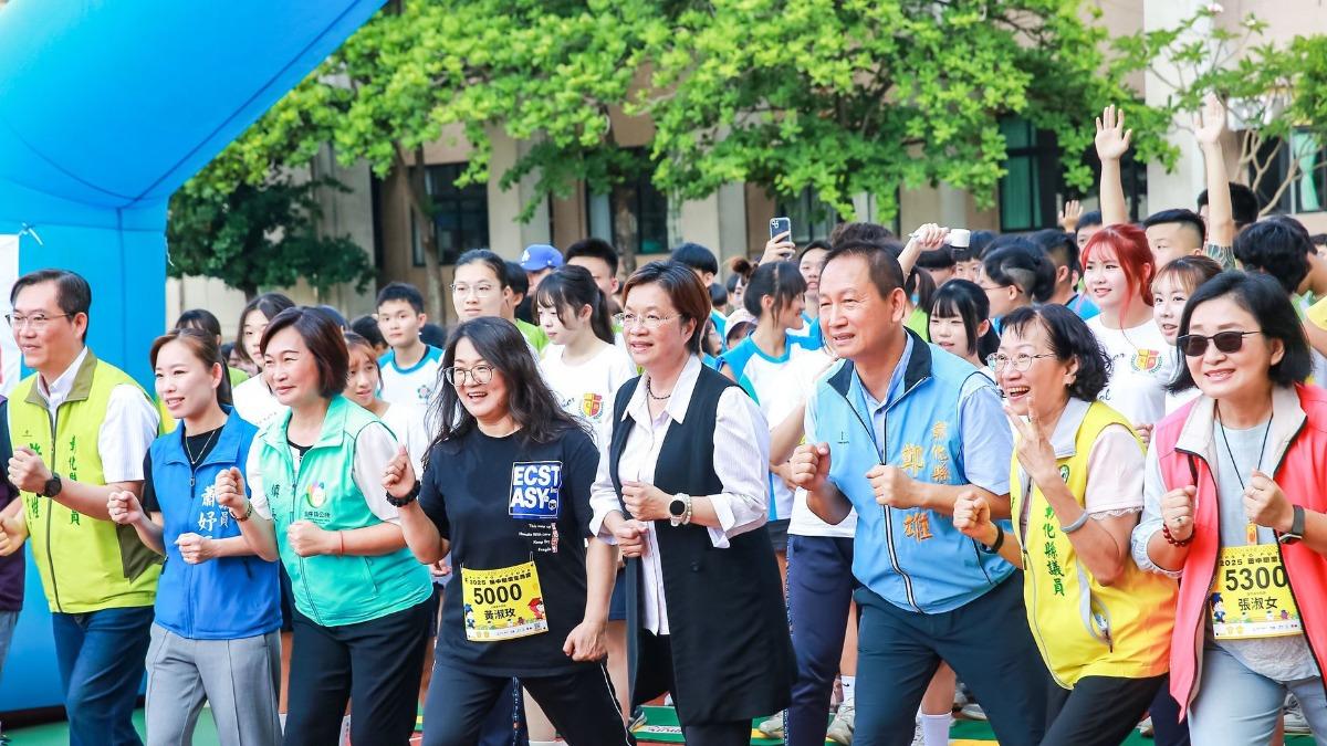 逾2000名師生齊聚田中 畢業生路跑 奔向青春與未來│TVBS新聞網