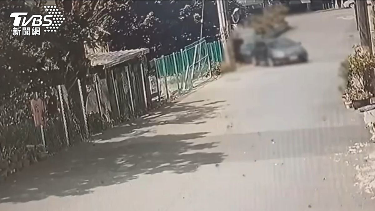 父吸毒身亡靈堂才搭好債主就上門 死者兒烙8人爆打拘禁4男│TVBS新聞網