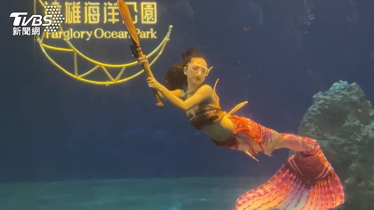 人魚賽吸睛！百位選手較勁 水下閉氣適應水性│TVBS新聞網