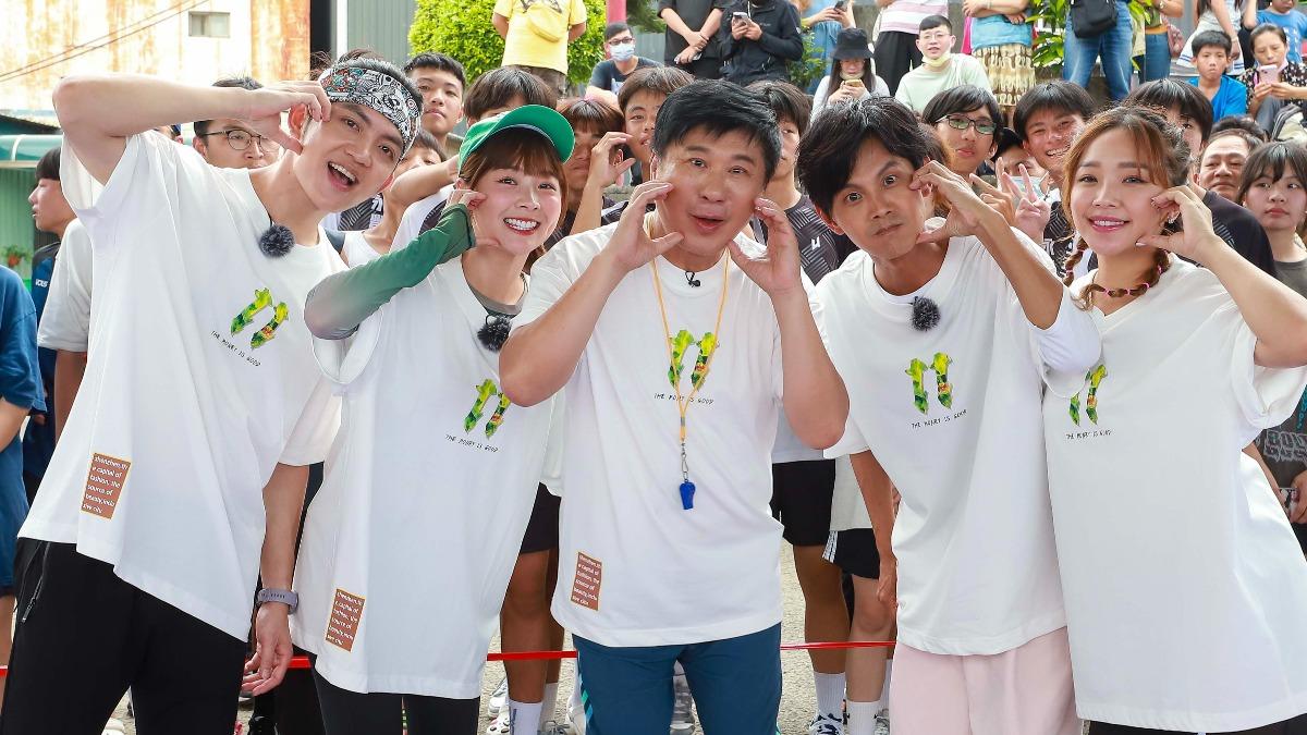 胡瓜得獎了！出道40年不缺席宣布「新身分」 這一位蟬聯12年更狂│TVBS新聞網