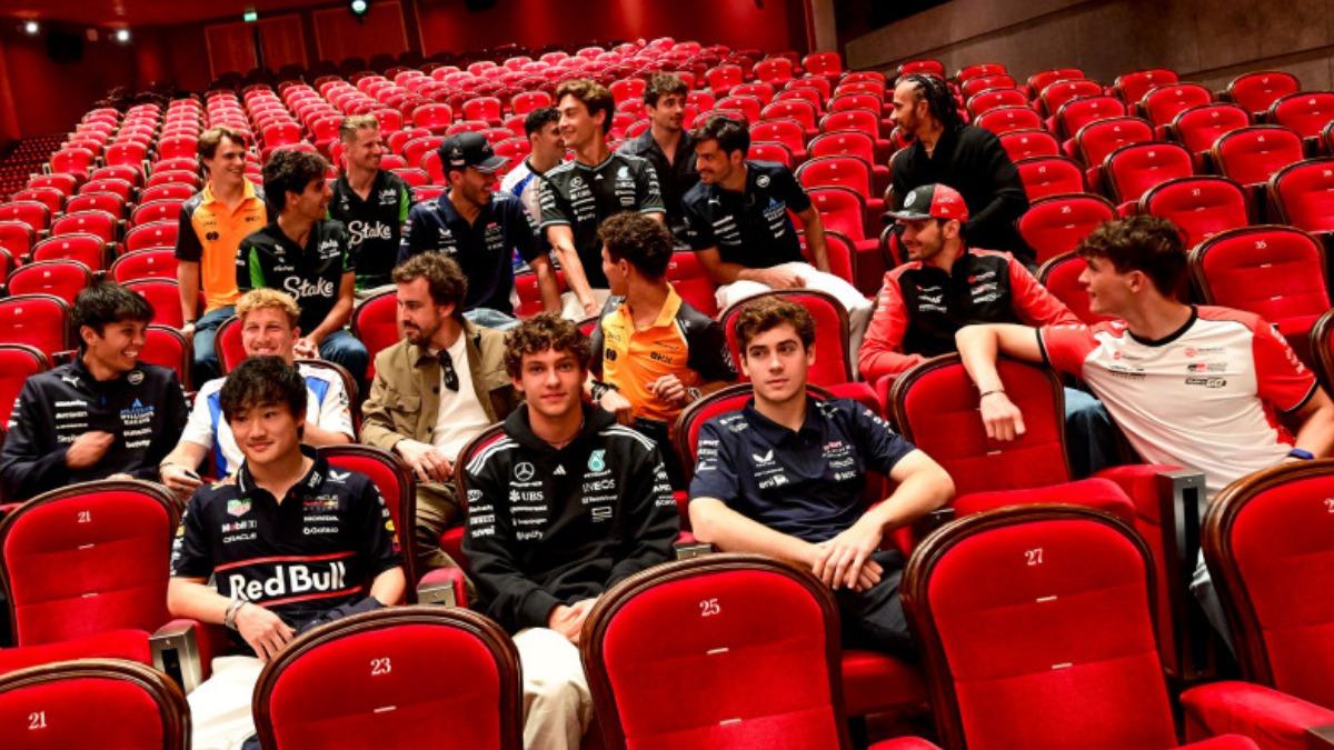 小布太瘋了！玩命苦扛5G重力飆速 《F1電影》現役車手也讚嘆│TVBS新聞網