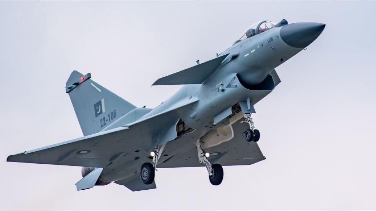 導彈掛架變廢鐵！央視釋多段影片 證實殲-10CE擊落飆風戰機│TVBS新聞網