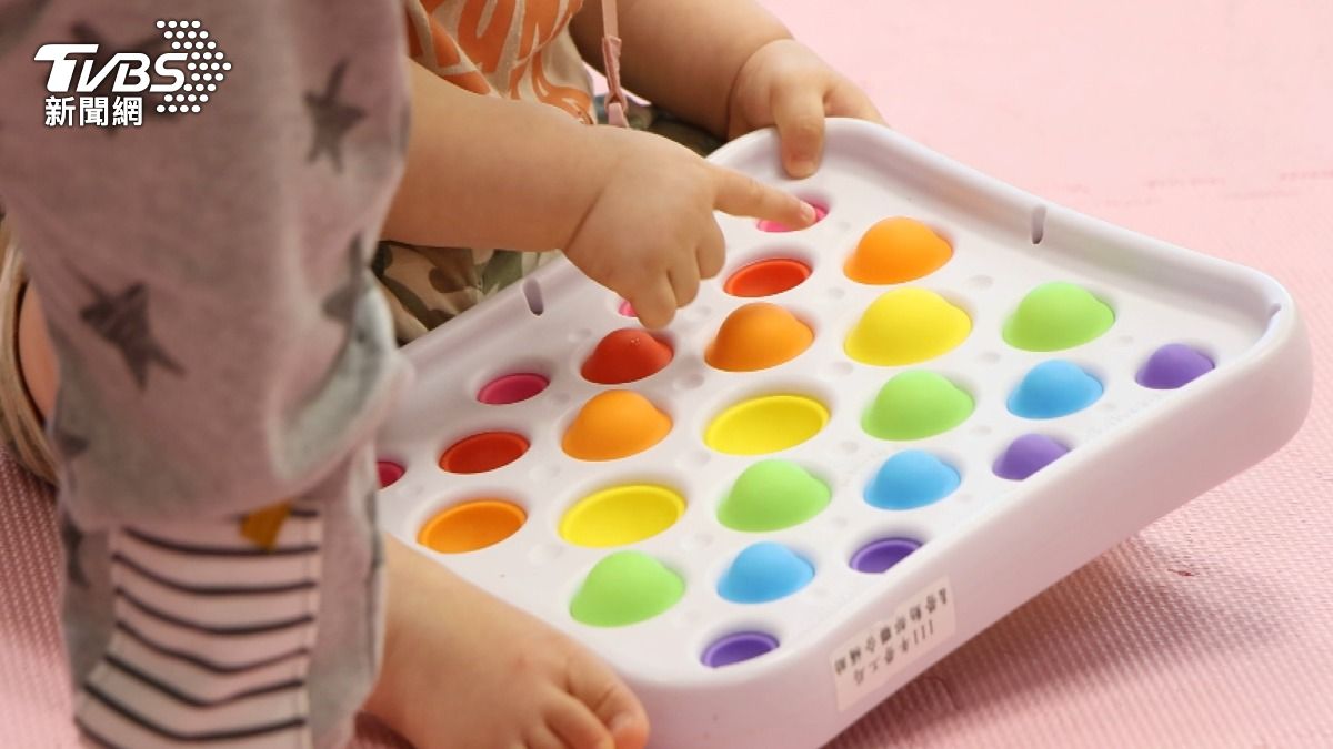 夾在兩代中間快窒息！研究揭「 這類族群」照顧壓力..健康亮紅燈!│TVBS新聞網