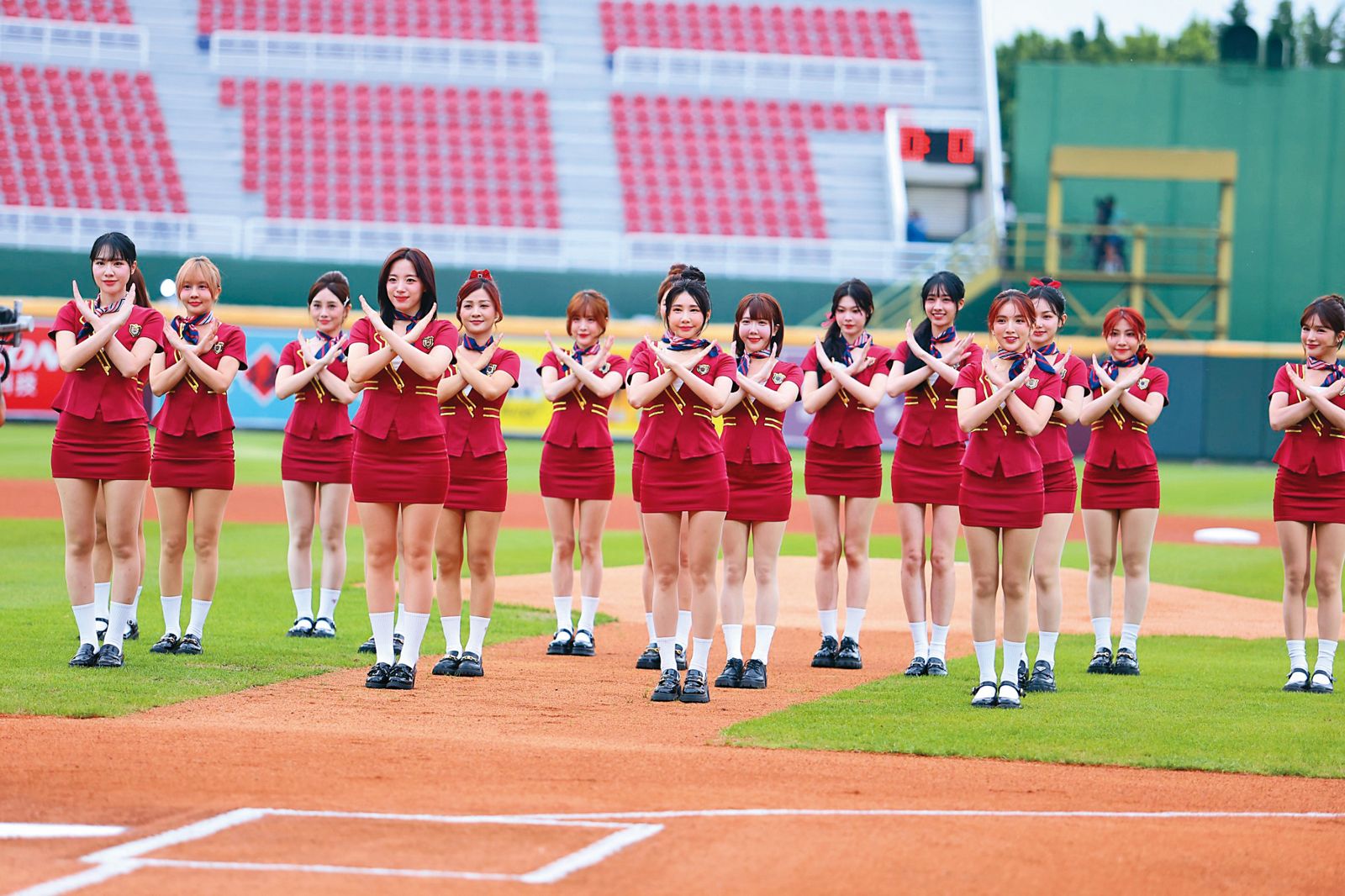 富商約會照曝光／獵豔名單波及多位啦啦隊 Dora約會千億富商照曝光│TVBS新聞網