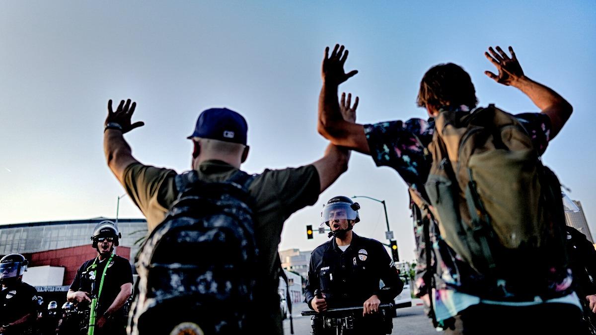 不撤兵反加碼！川普加派2千國民兵到洛城 700陸戰隊已進駐│TVBS新聞網