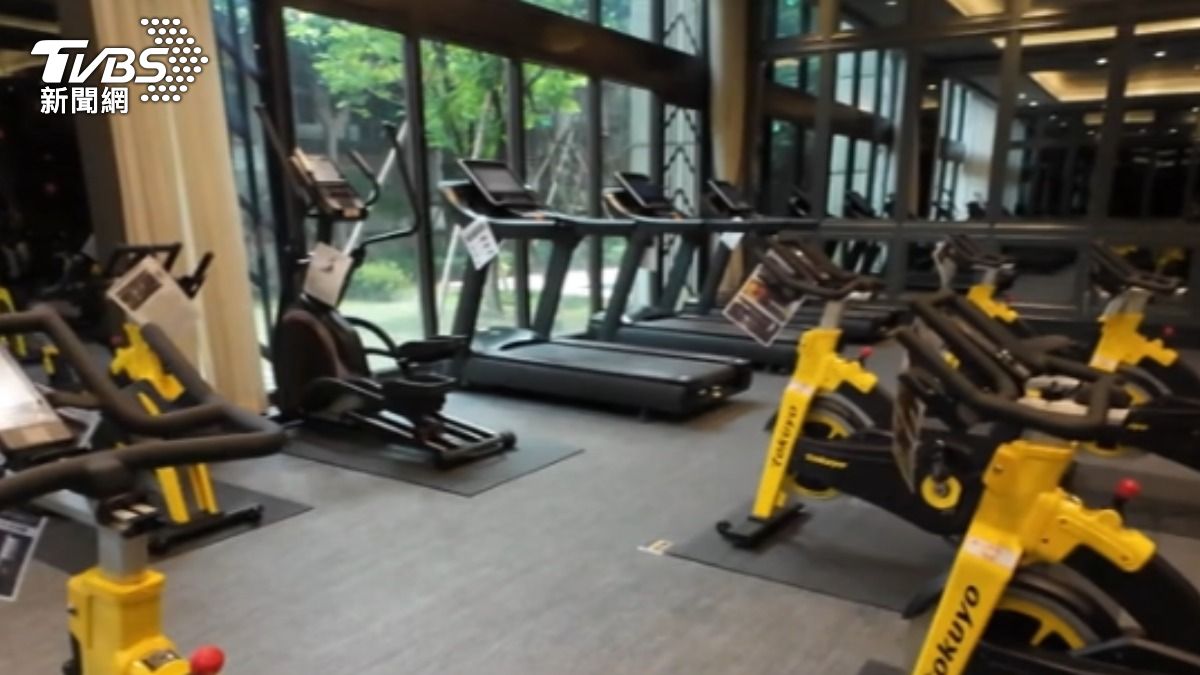 每年2.77噸球類遭丟棄！大學生創業團隊「收3000顆廢籃球」成手作商機│TVBS新聞網