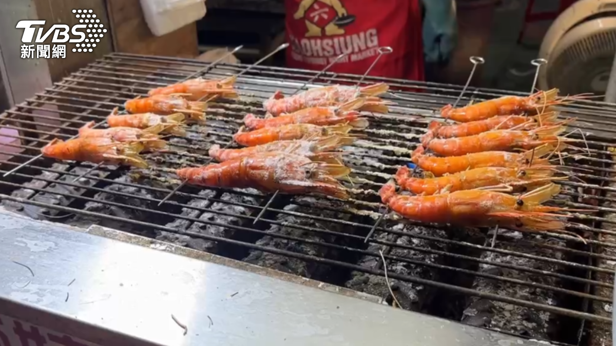 因為租金貴？六合夜市烤泰國蝦500元僅6隻 客人喊貴│TVBS新聞網